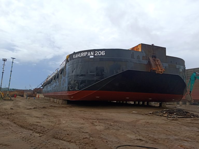 Oil Barges For Sale - Lautan Lestari